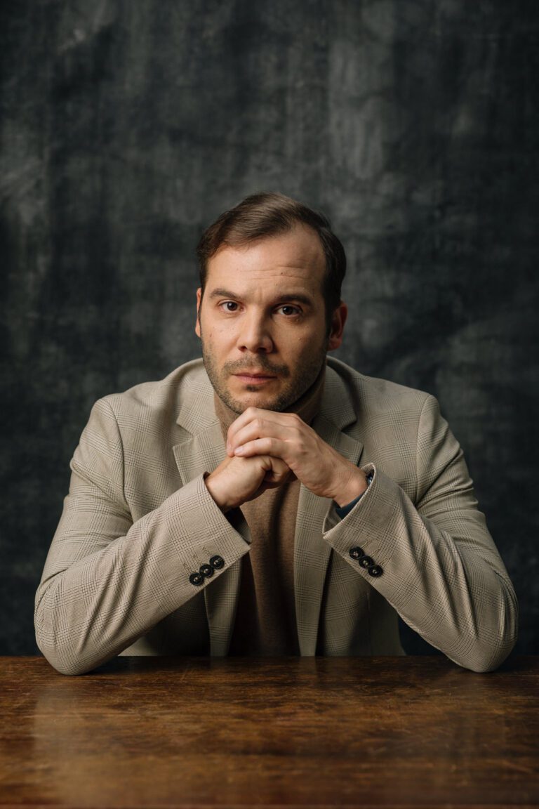 Magyar Színház | A kölyök