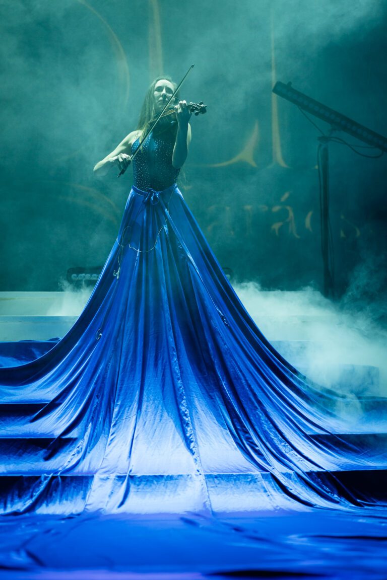 Magyar Színház | Show Violina – Karácsony